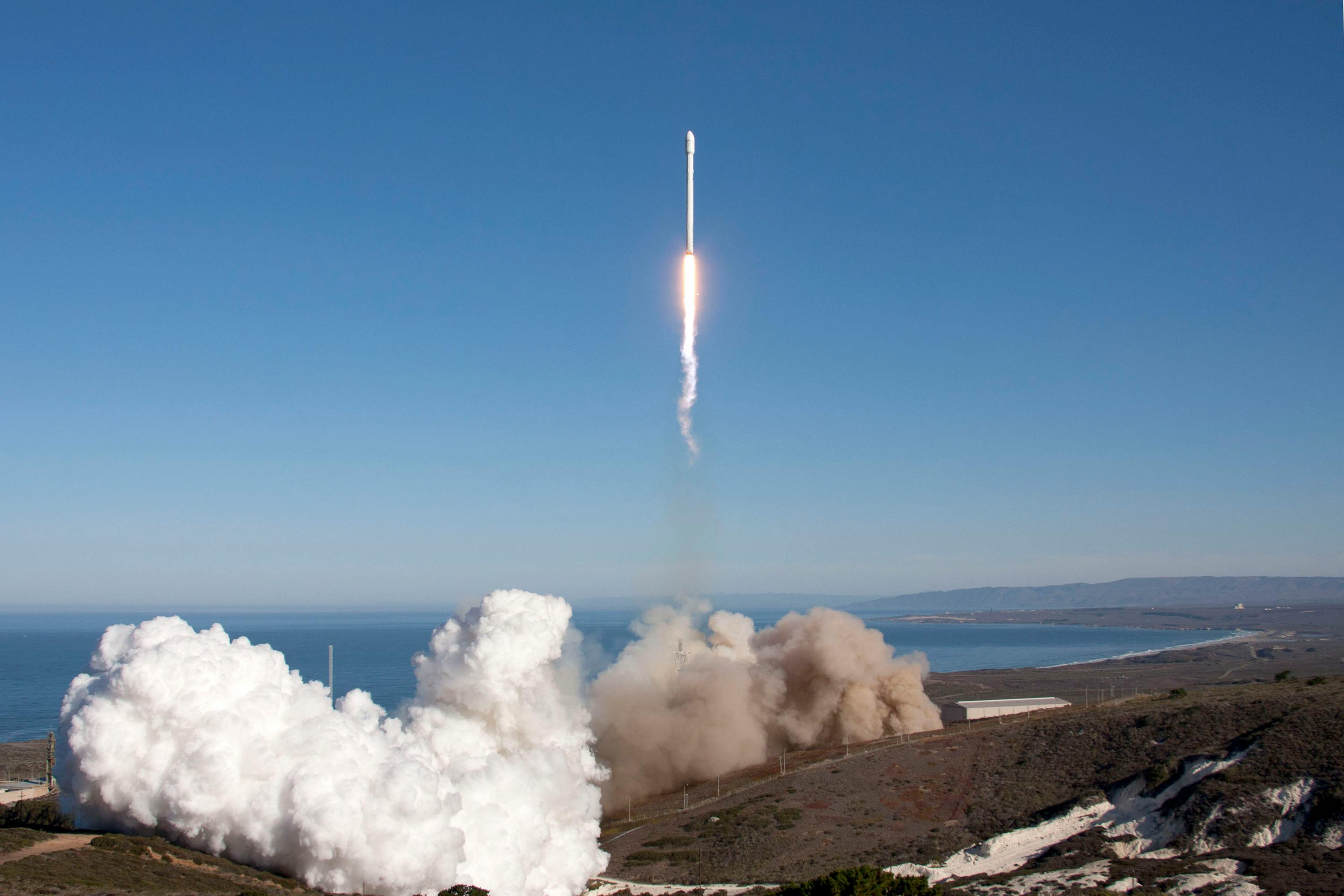 Blue Origin Announces 5,400-Satellite Constellation to Rival Starlink ...